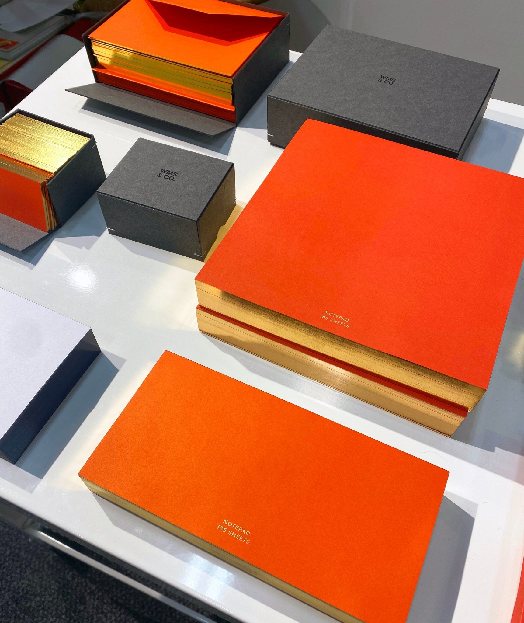 Colorpads: Red notepads with gold edging – Wms&Co.